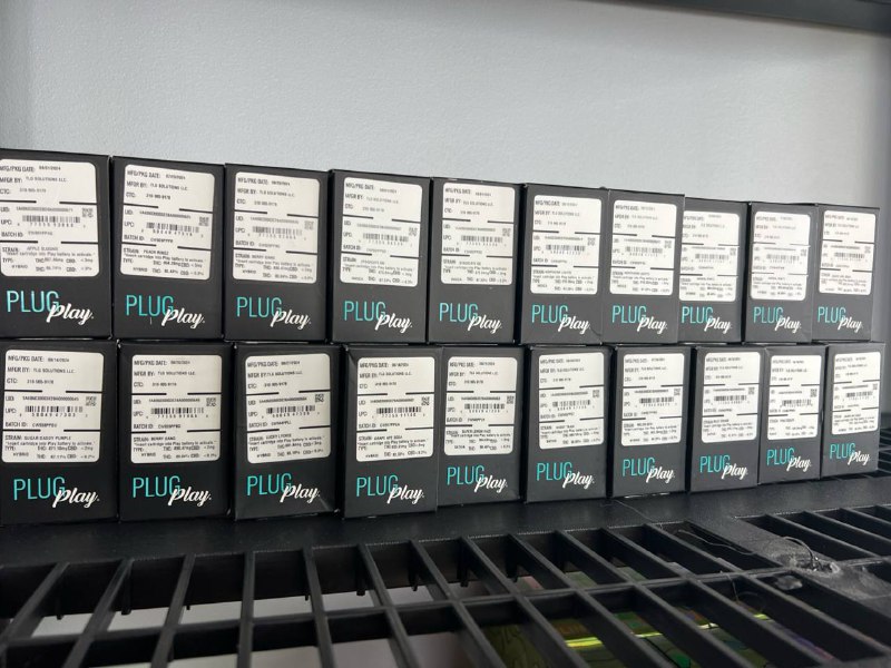 authentic premium plug play disposable vape pen live resin